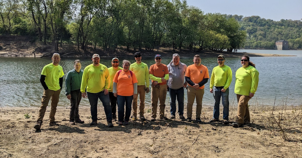 CEC Cincinnati Volunteers to Remove Invasive Species | Civil ...